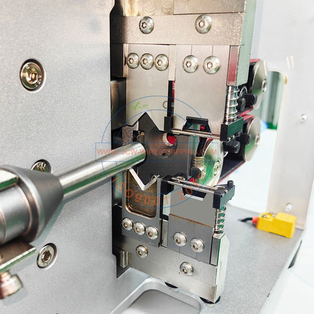 Heavy-duty Multicore Sheathed Cable Cutting Stripping Machine | JCWelec